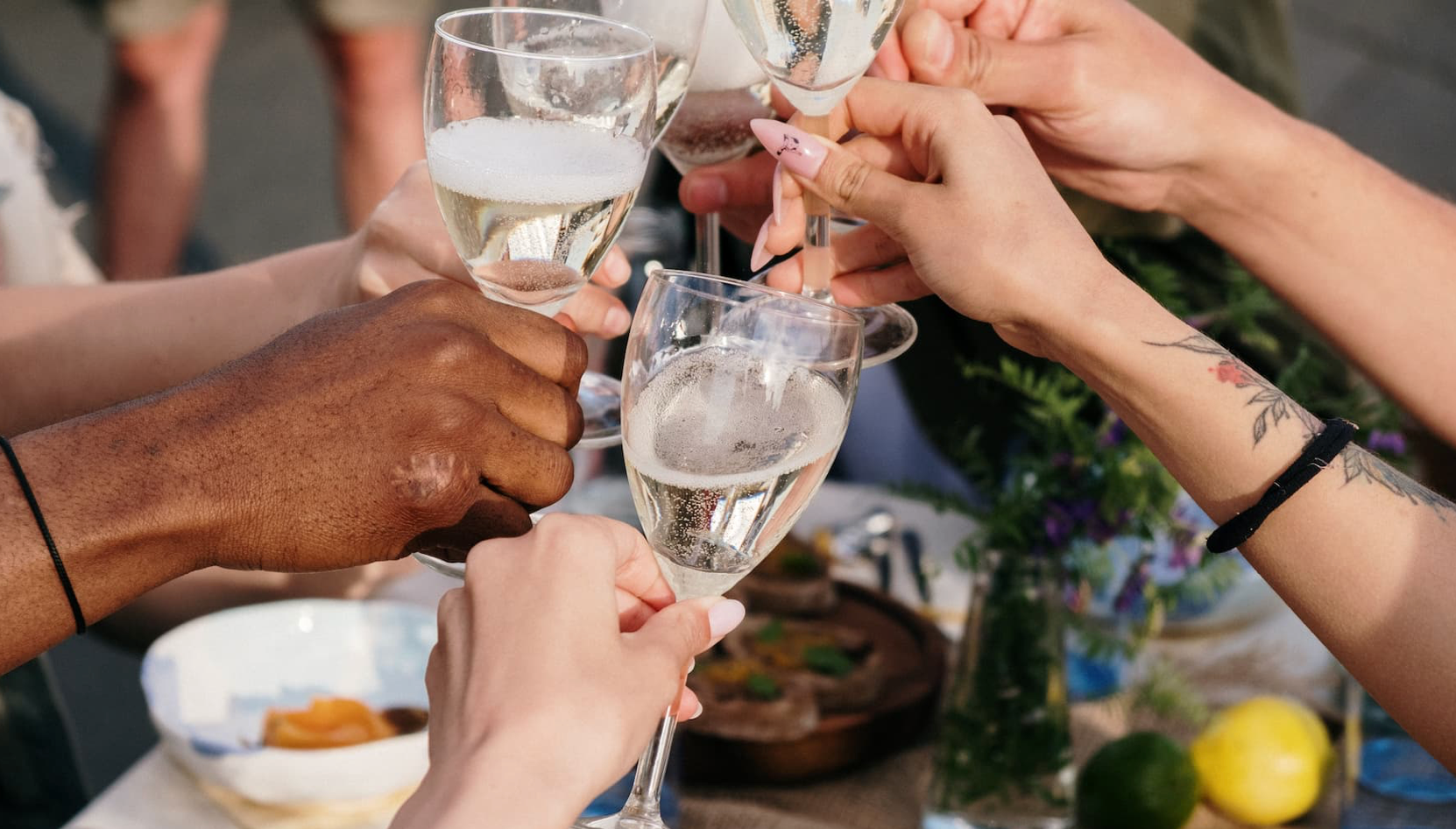 Planning the Ultimate Friendsgiving Night: Cheers, Food, and Fun! | The ...